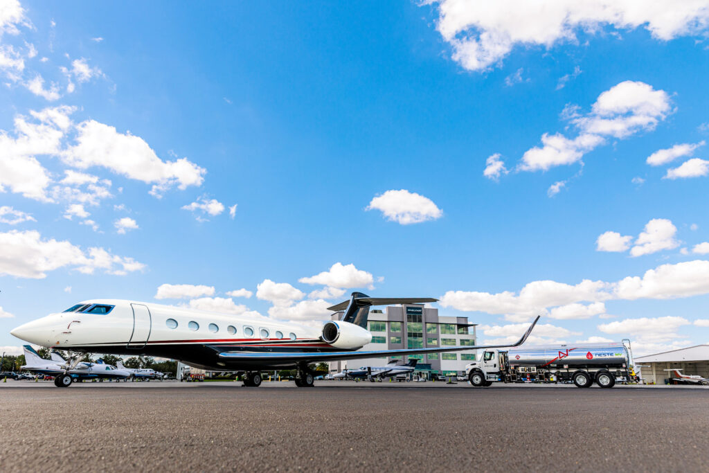 Avfuel and Sheltair cover SAF bases for NBAA-BACE - Skies Mag